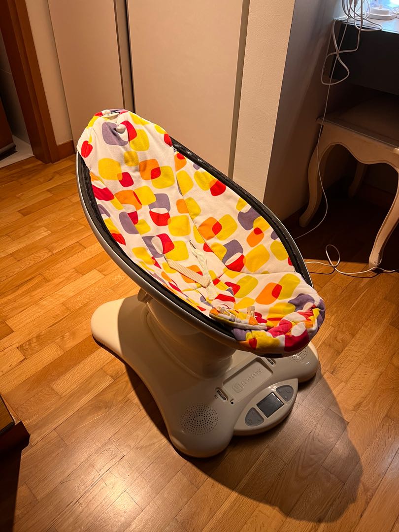 Mamaroo - baby swing, Babies & Kids, Baby Nursery & Kids Furniture ...