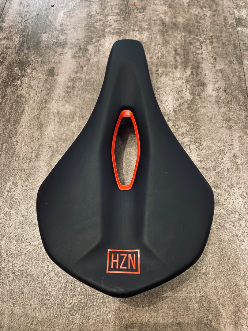 Nukeproof HZN Enduro mtb saddle, Sports Equipment, Bicycles & Parts ...
