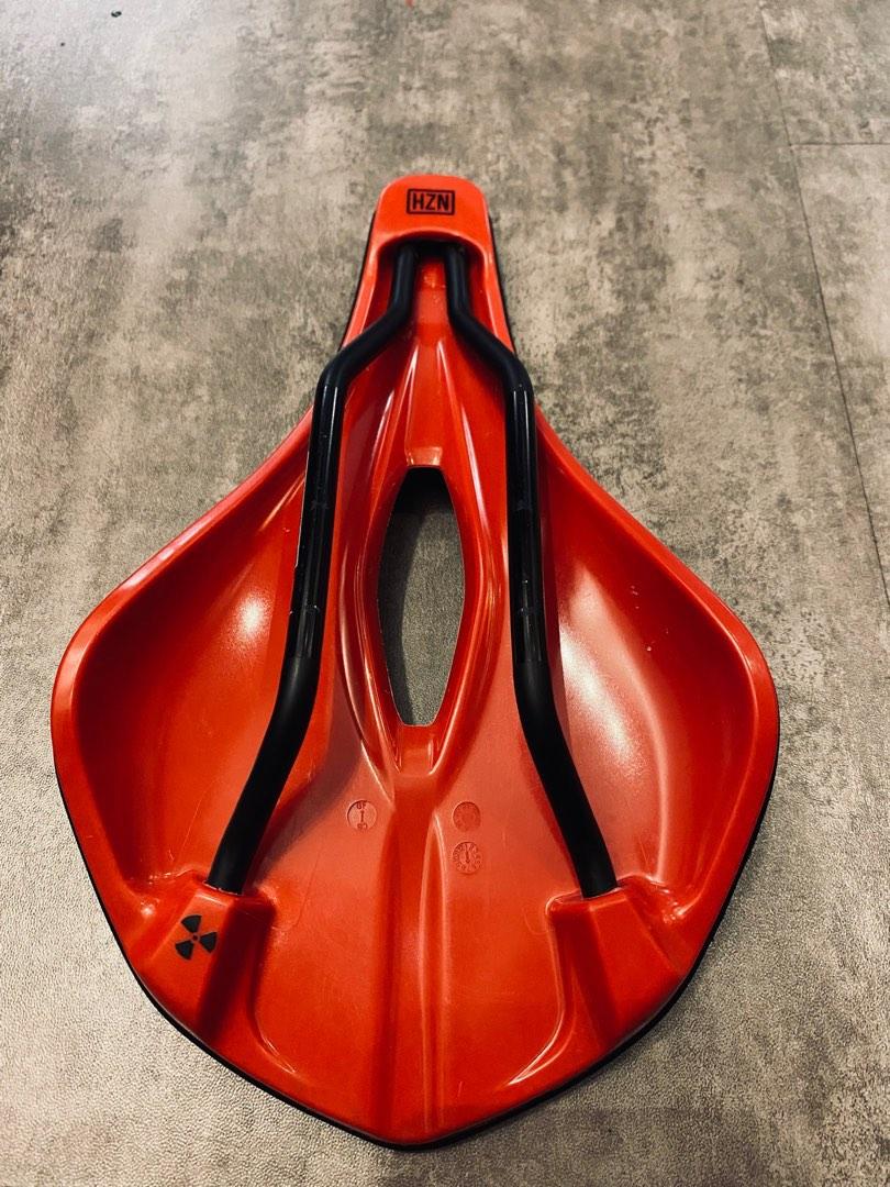 Nukeproof HZN Enduro mtb saddle, Sports Equipment, Bicycles & Parts ...