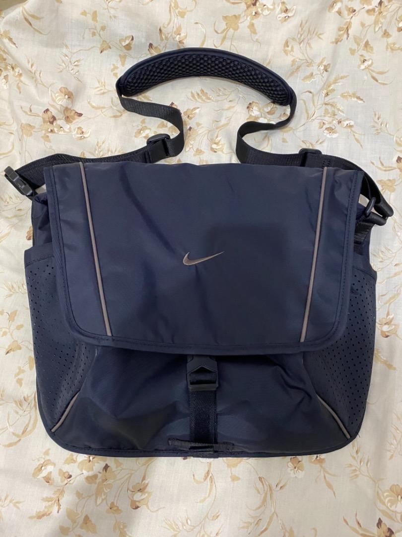 Original Nike Essential Messenger Bag, Luxury, Bags & Wallets on Carousell