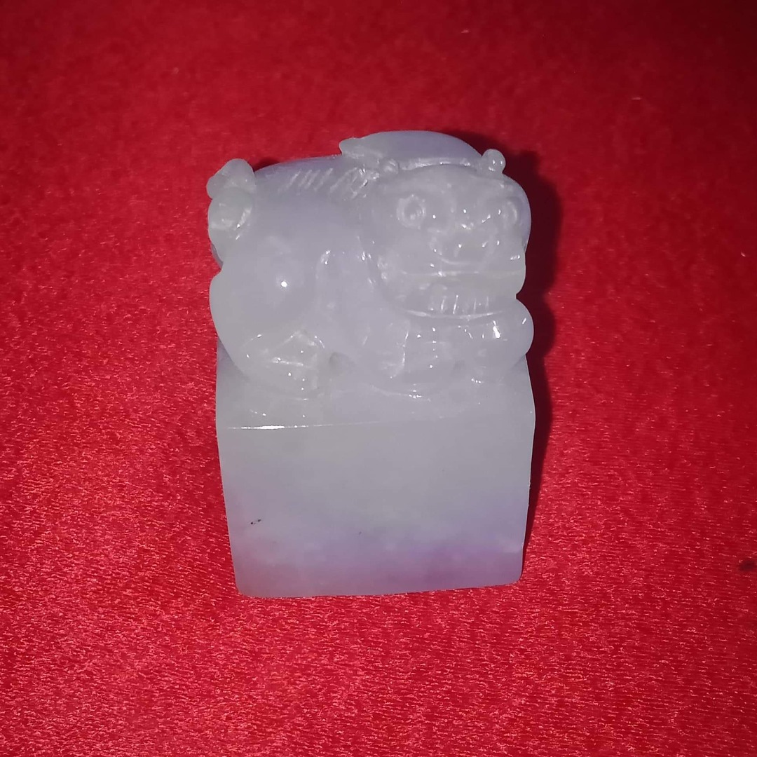 Rare Lavender Jade Foodog Chop Seal, Women's Fashion, Jewelry ...