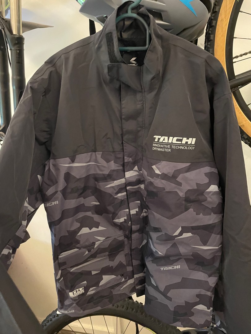 RS Taichi RSR048 Drymaster Rain Suit, Motorcycles, Motorcycle Apparel ...