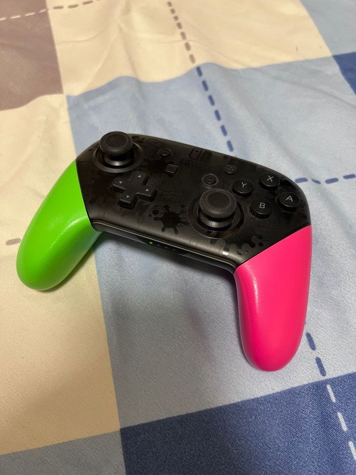 Switch Pro Controller - Splatoon Edition, Video Gaming, Gaming ...