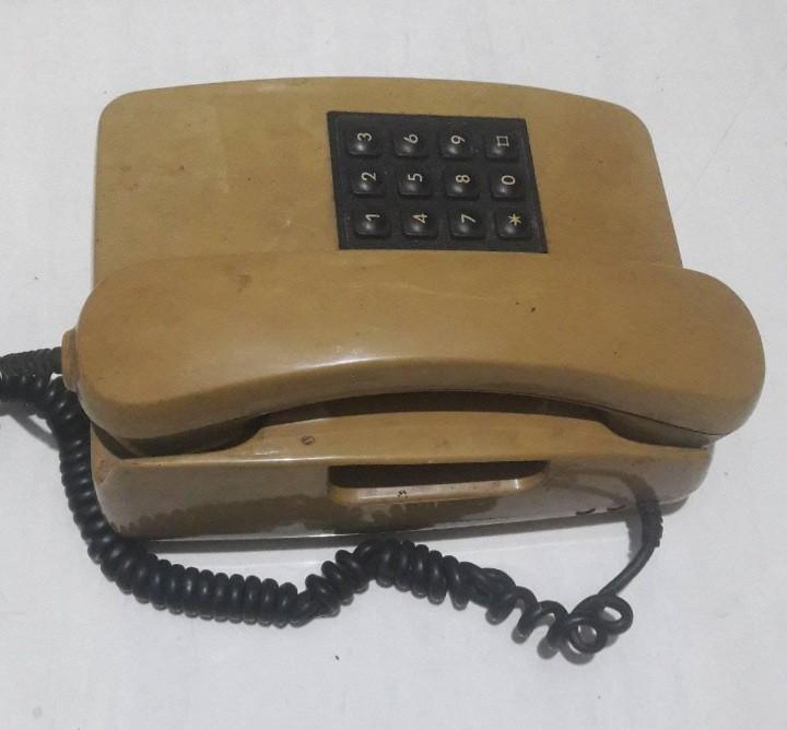 Telepon jadul antik koleksi lawas dekorasi vintage pajangan retro ...