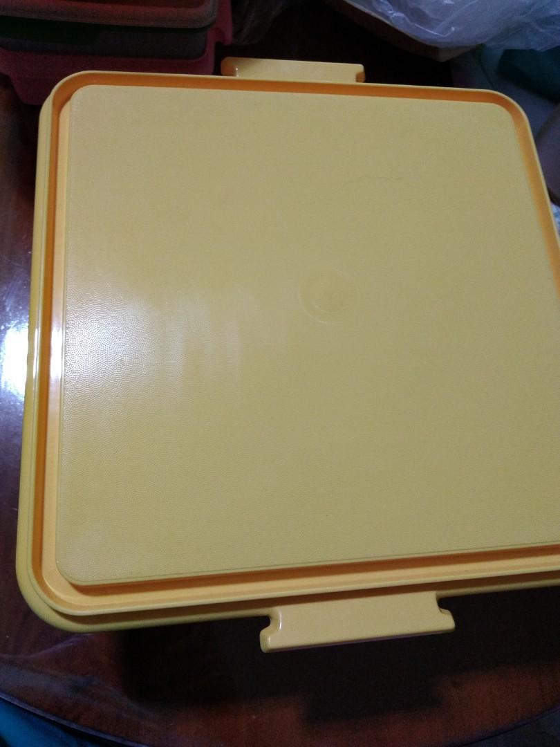 Tupperware Square cake taker, Furniture & Home Living, Kitchenware ...