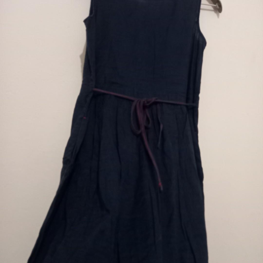UNIQLO ines de la fressange linen dress in navy, Fesyen Wanita, Pakaian Wanita, Gaun & Rok di ...