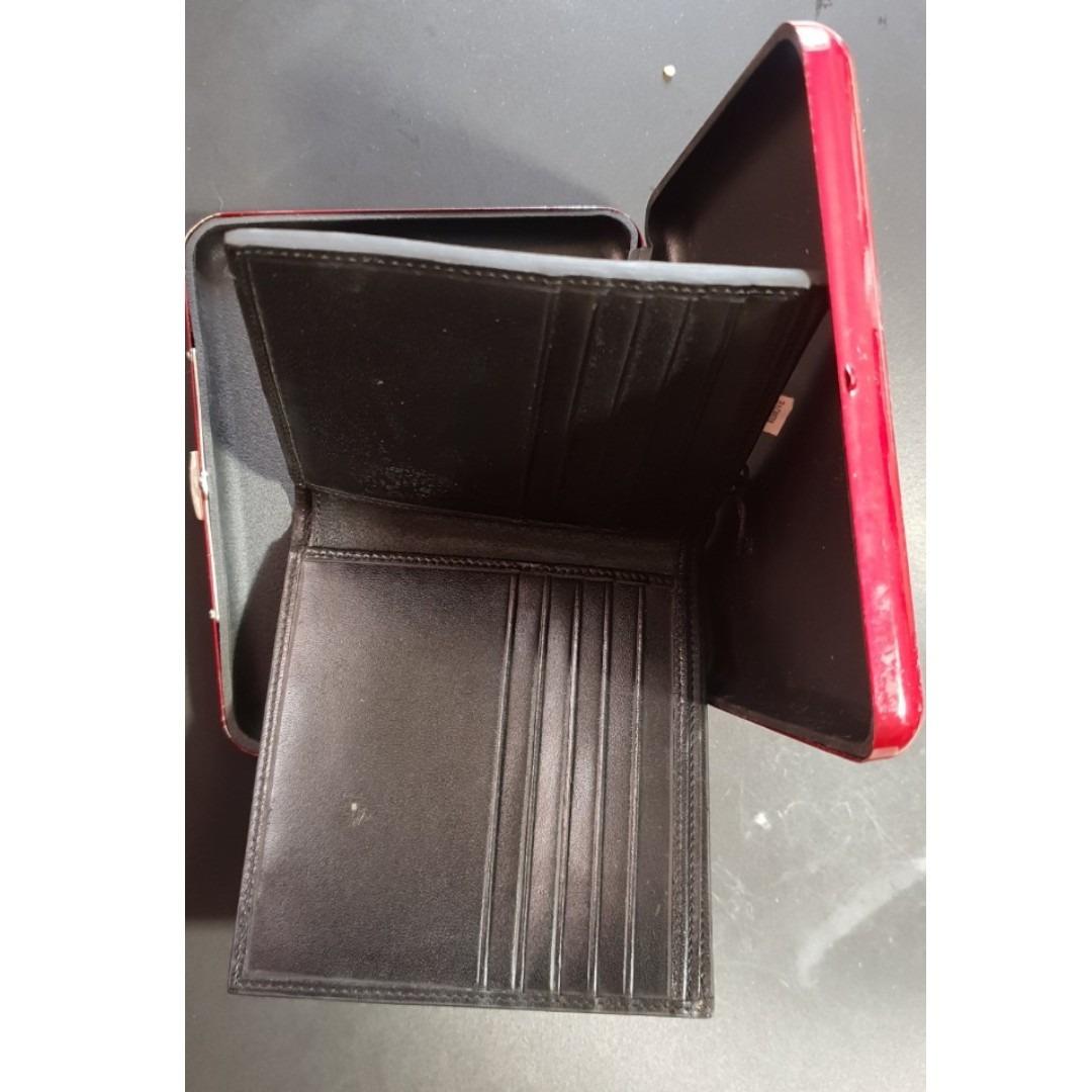 VICTORINOX WALLET WITH METAL BOX, Men's Fashion, Bags, Belt bags ...