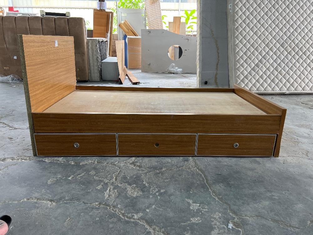 Wooden Super Single Bed Frame with 3 Drawer Brown Colour / Rangka Katil Super Single Kayu dengan ...