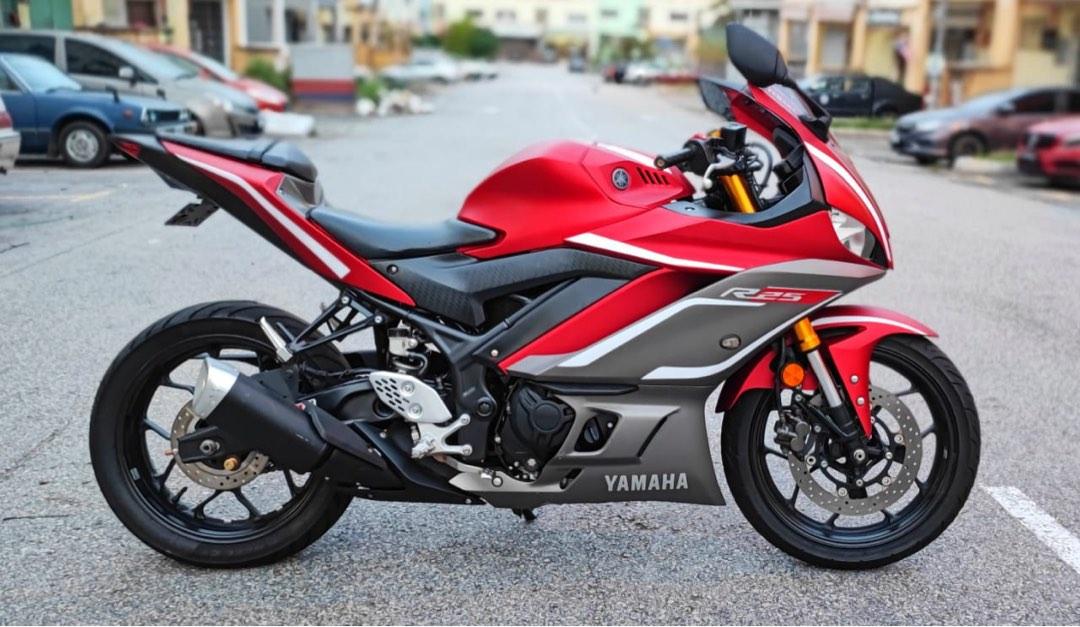 Yamaha R25 v2, Motorbikes on Carousell