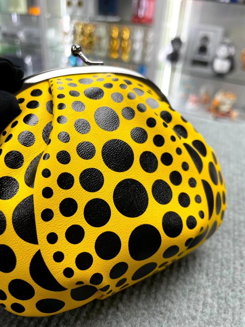 [荔枝角實體店] Yayoi Kusama Gamaguchi 草間彌生, 女裝, 手袋及銀包, 銀包、卡片套 - Carousell