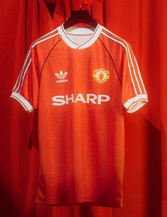 Authentic Manchester United retro kit., Men's Fashion, Activewear on ...