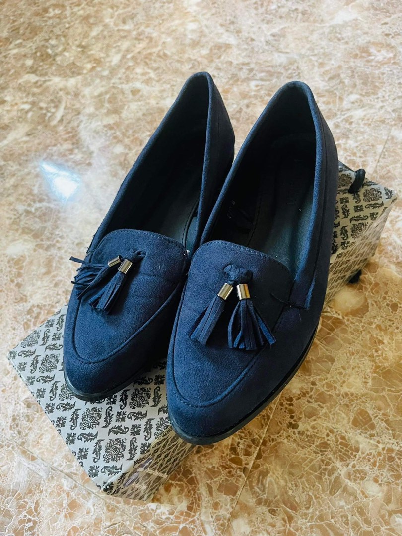 CLN Navy Blue Loafer, Women's Fashion, Footwear, Loafers on Carousell