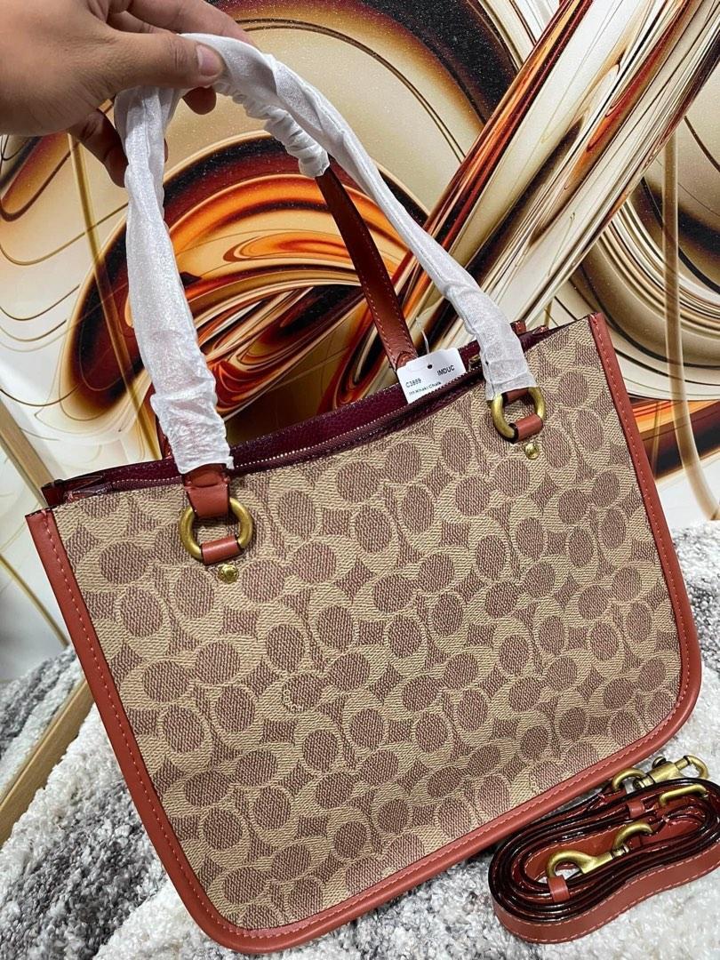 Coach Tyler Carryall 28 in Signature Canvas, Women's Fashion, Bags ...