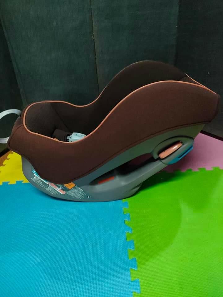 Combi cocoro 2 in 1 carseat rocker, Babies & Kids, Going Out, Car Seats on Carousell