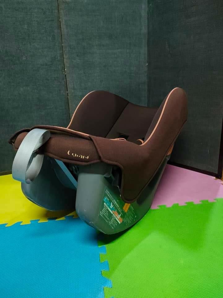 Combi cocoro 2 in 1 carseat rocker, Babies & Kids, Going Out, Car Seats on Carousell