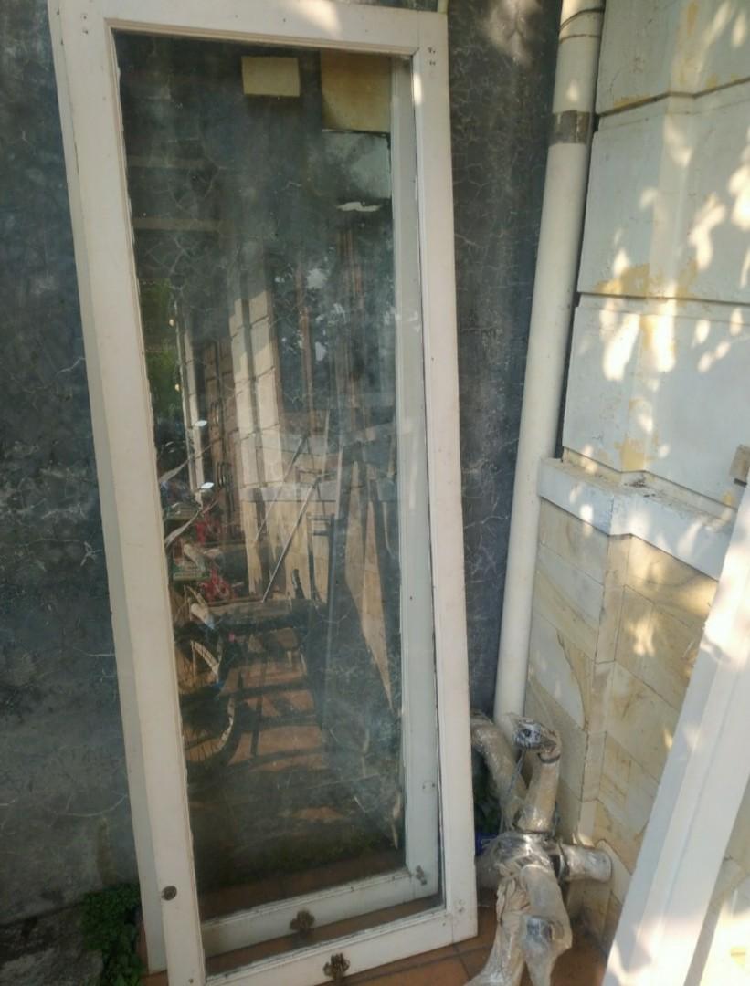 Daun jendela dan lobster (lobang angin), Properti, Dijual di Carousell