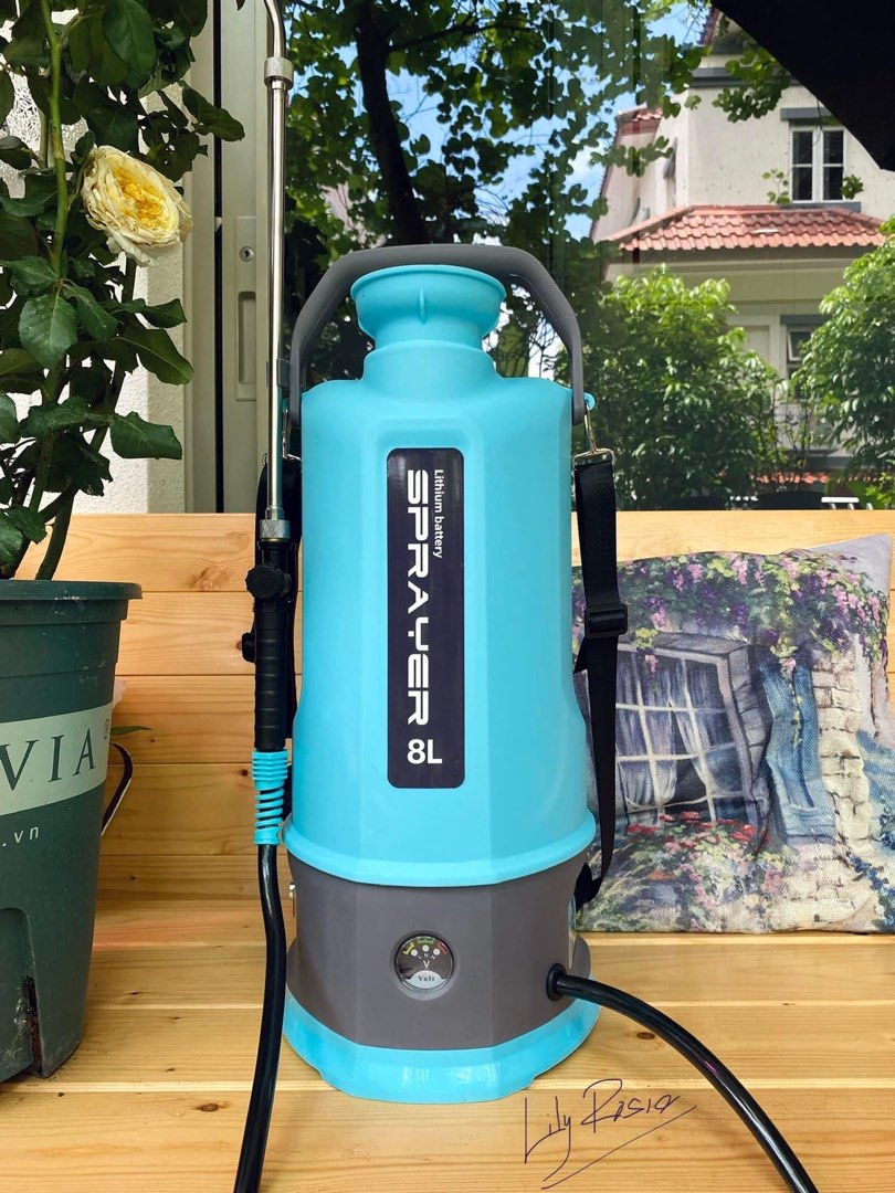 Electric sprayer 8 litre, Furniture & Home Living, Gardening, Hose and ...
