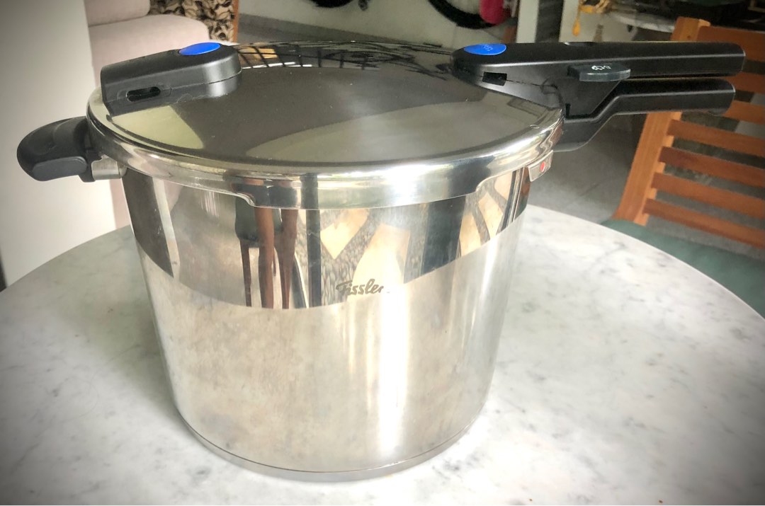 Fissler pressure cooker pot - 10l, Furniture & Home Living, Kitchenware ...