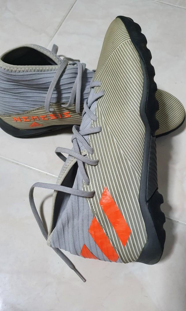 Fustal boots, Men's Fashion, Footwear, Sneakers on Carousell