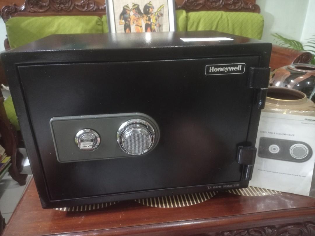 honeywell safe model 2103, Furniture & Home Living, Security & Locks ...