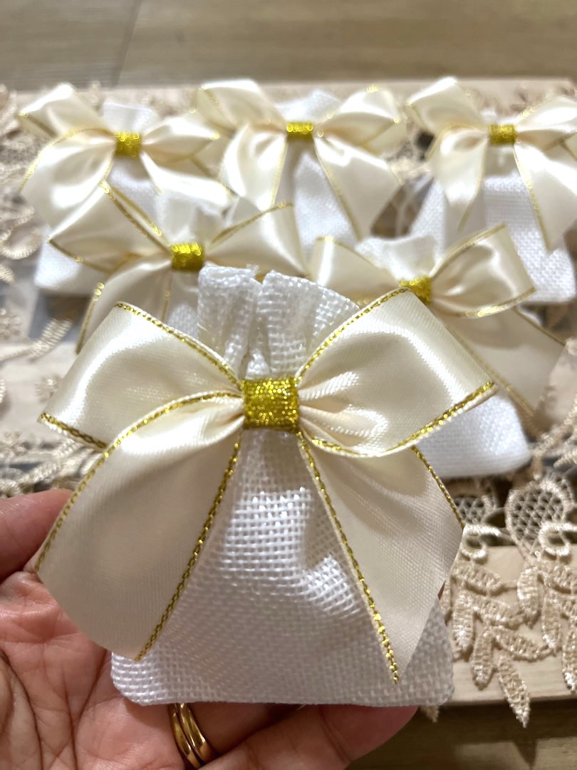 Mini pouch Bunga Rampai, Hobbies & Toys, Stationery & Craft, Handmade ...