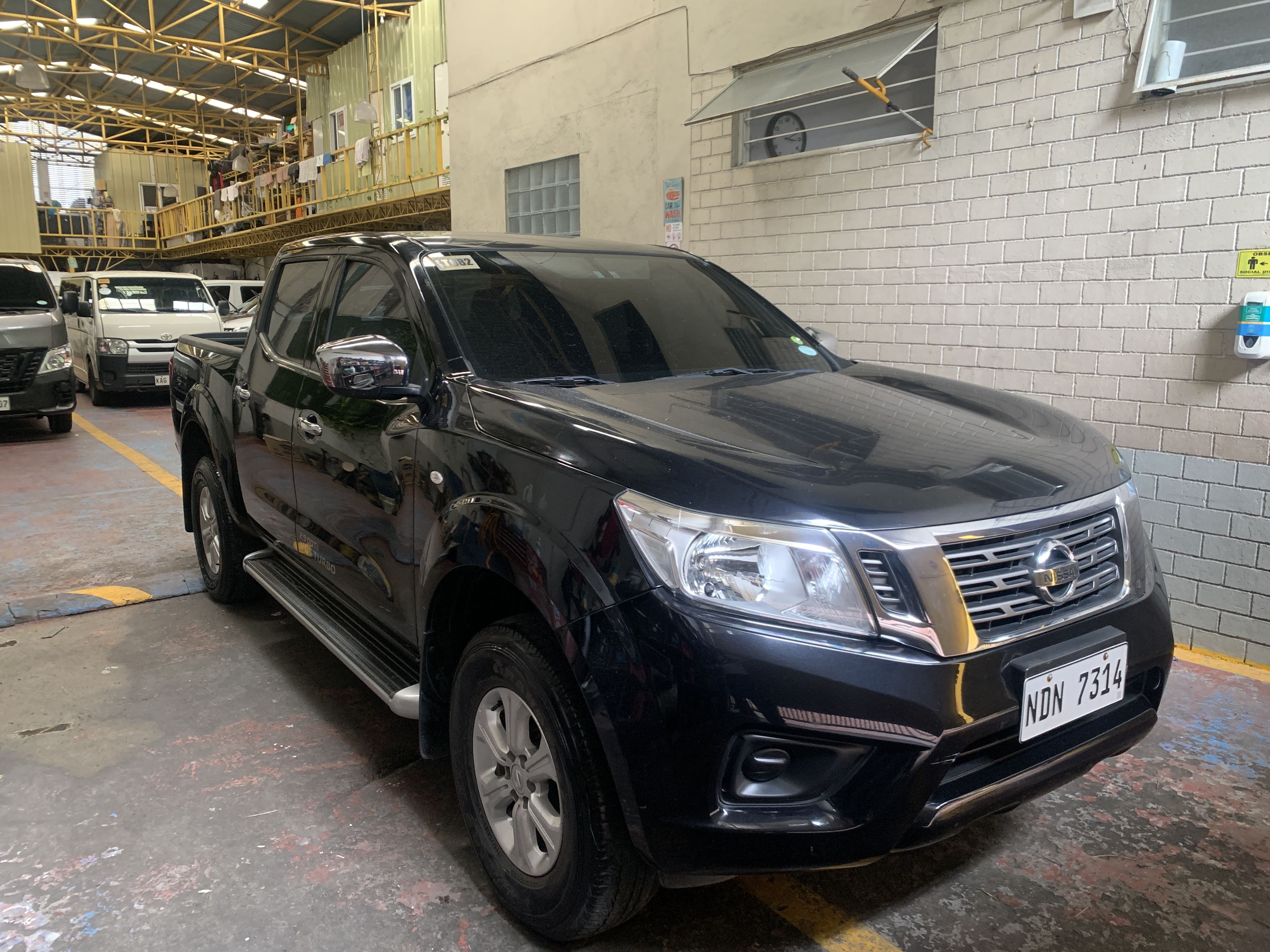 Nissan Navara calibre MT SALE Manual, Cars for Sale, Used Cars on Carousell