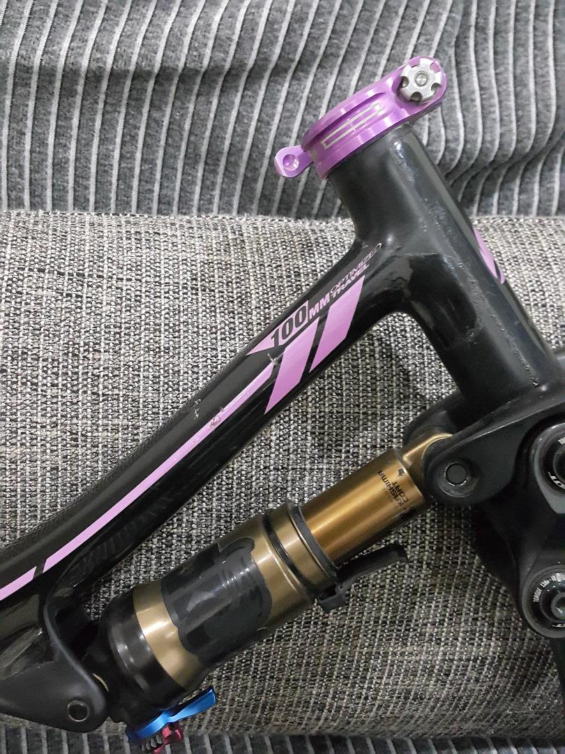 PIVOT MACH4 CARBON FRAME (XS SIZE), Sports Equipment, Bicycles & Parts ...