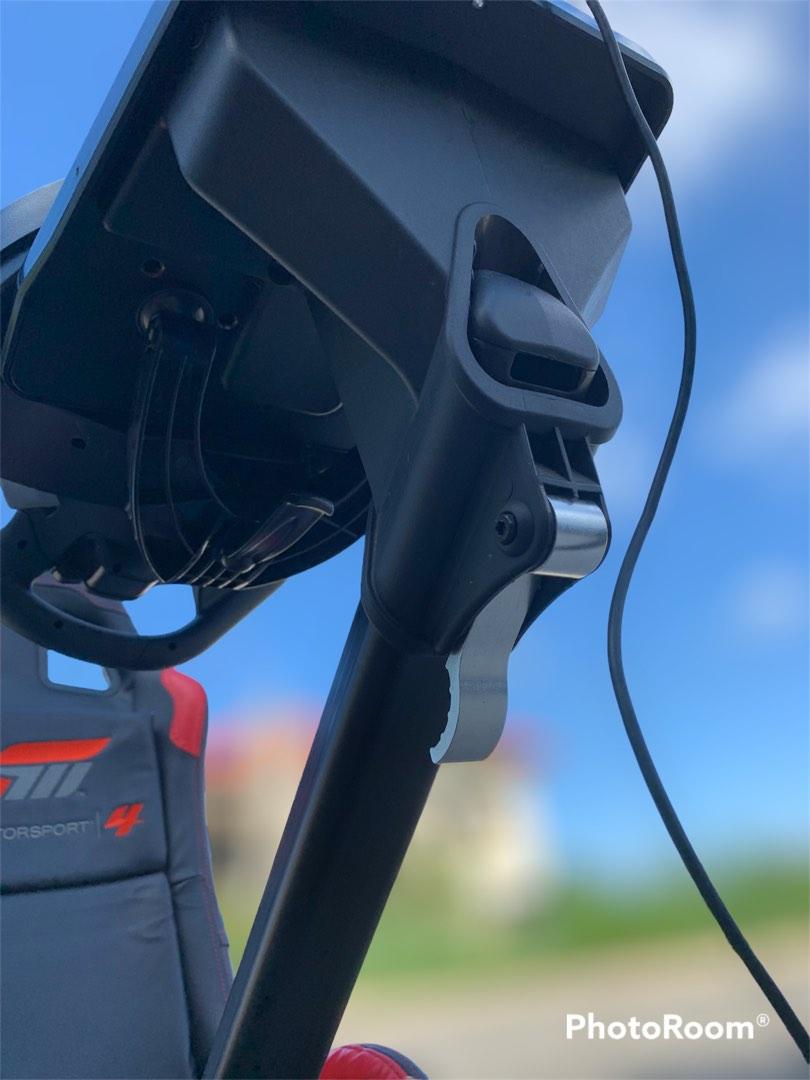 Playseat Forza 4 Frame With Ferrari 458 Italia Thurstmaster Steering ...