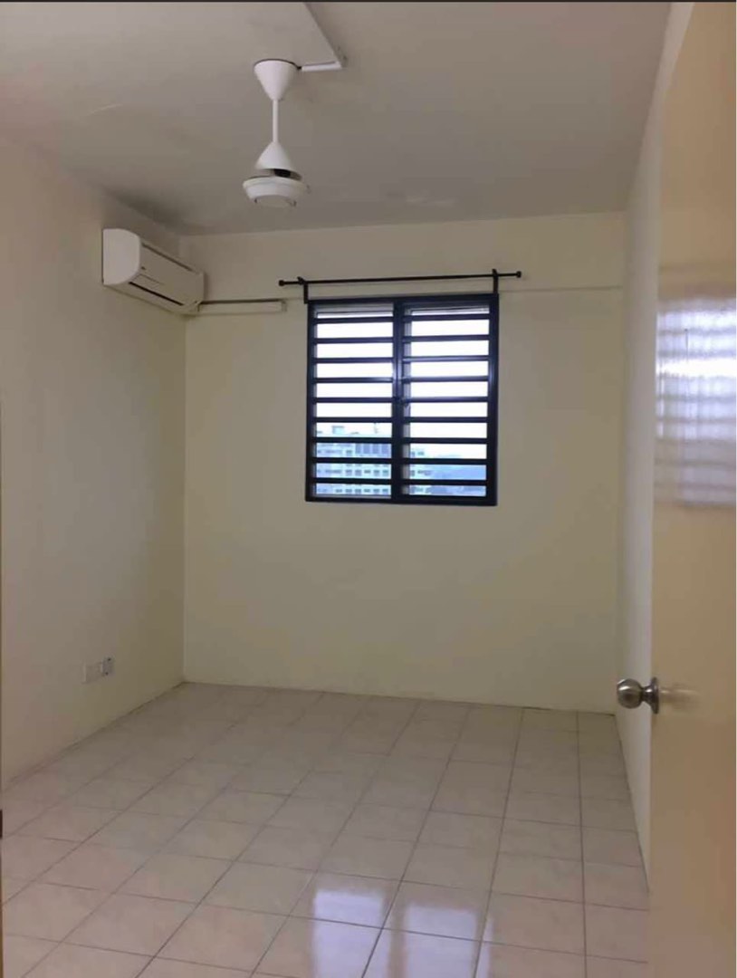Room for rental, Property, Rentals on Carousell