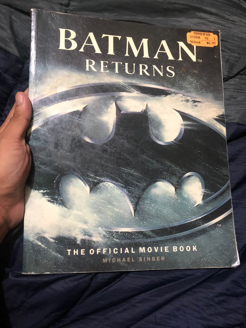 The Batman returns official movie illustrated book, Hobbies & Toys ...
