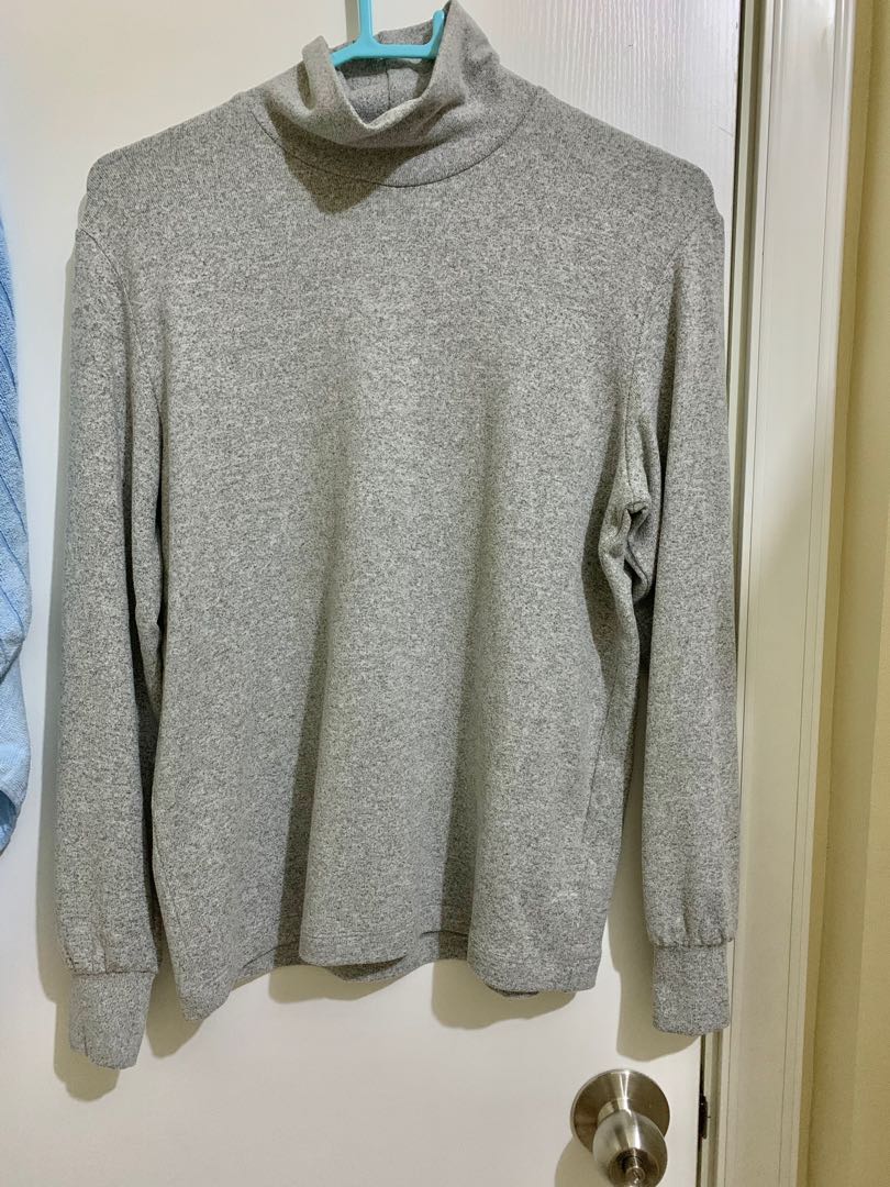 Uniqlo turtle neck, Women's Fashion, Tops, Longsleeves on Carousell