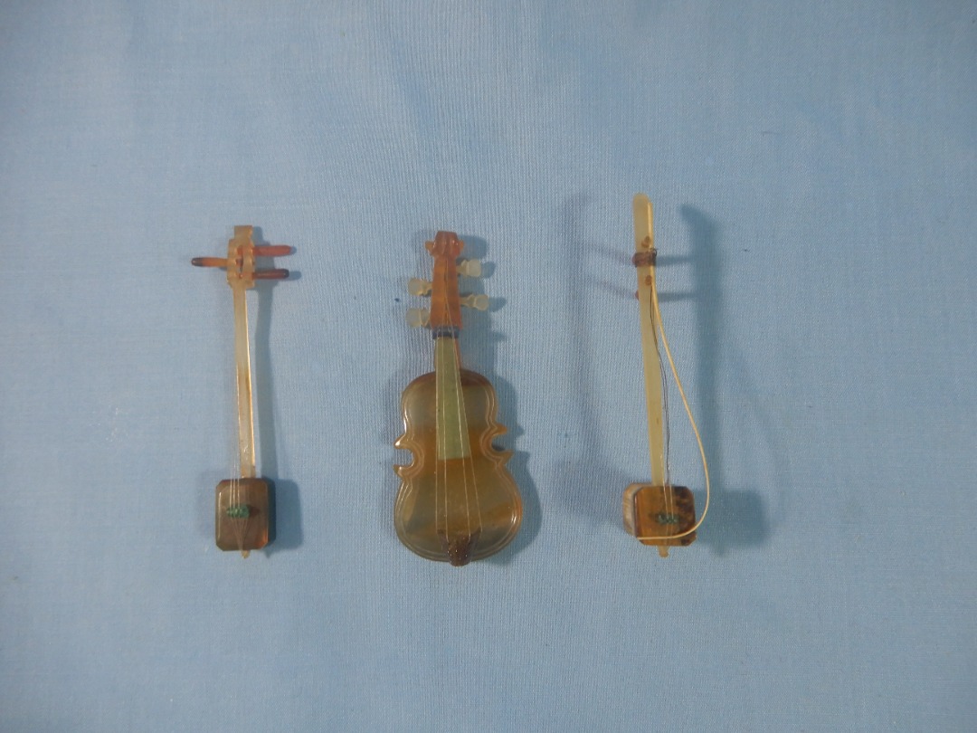 Vintage Chinese semi precious stone miniature musical string ...