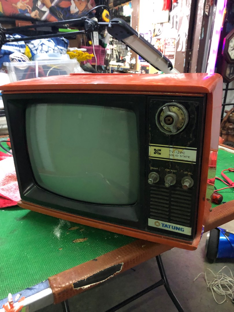 Vintage TATUNG Singapore made 10 inch TV For display only, Everything Else on Carousell