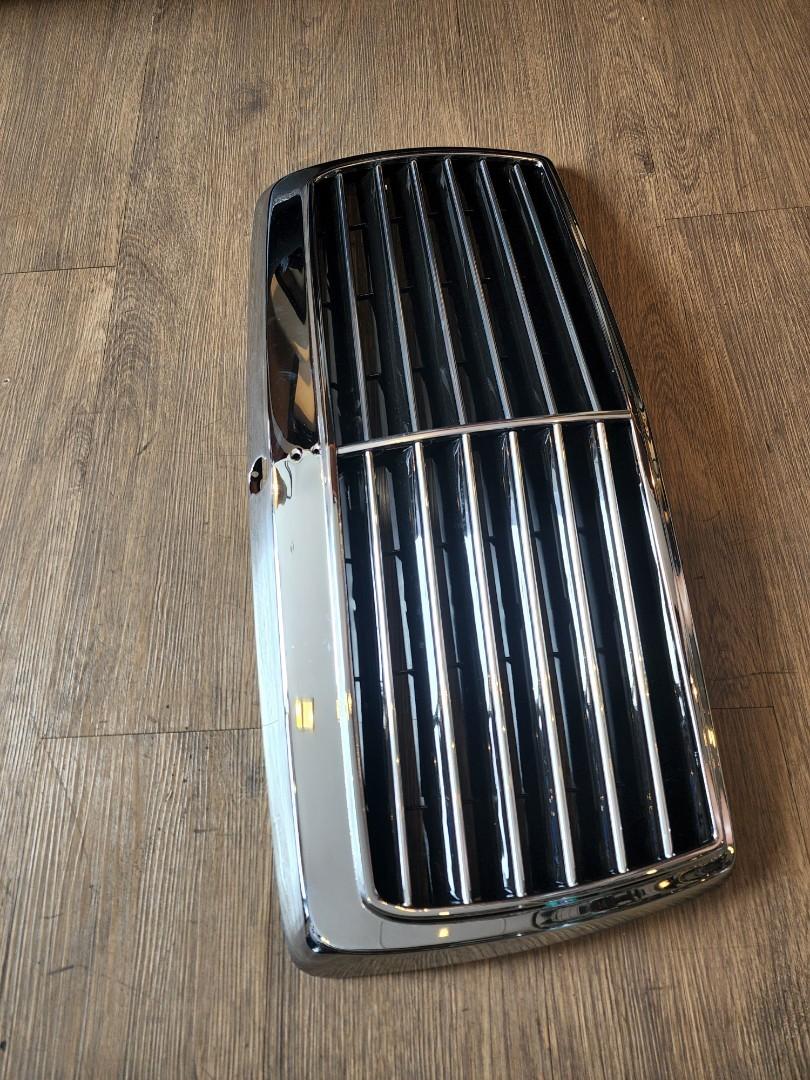 W124 Mercedes 200E Grille, Car Accessories, Accessories on Carousell