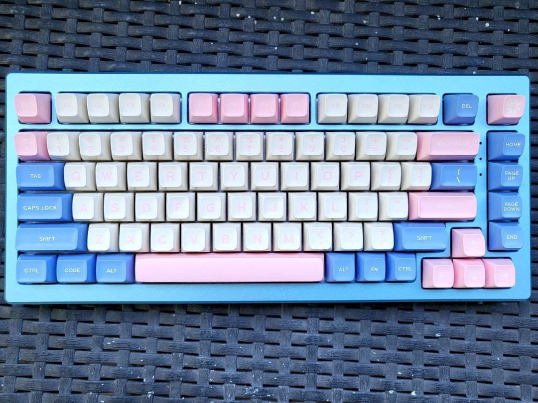 Akko Mod 006 with stock Akko Rose Red Switches and Bubblegum Keycaps ...