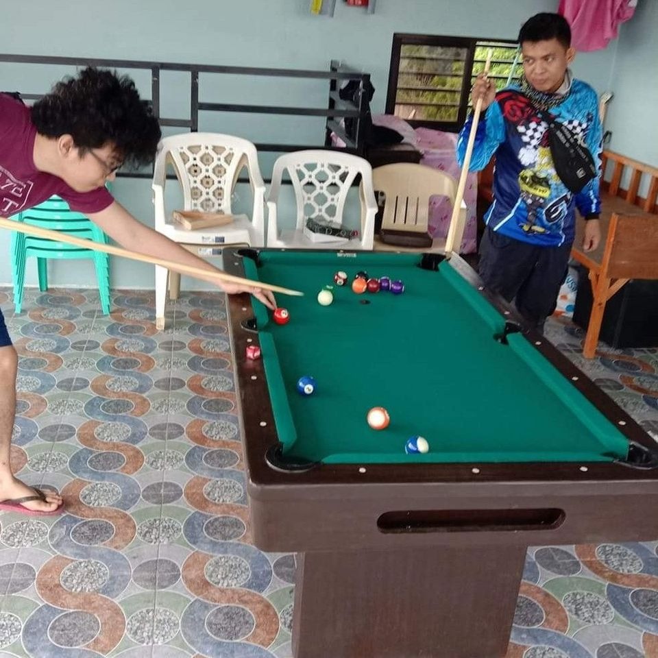 BRANDNEW 33X58 SEMI JUNIOR BILLIARD TABLE WITH COMPLETE ACCESSORIES ...