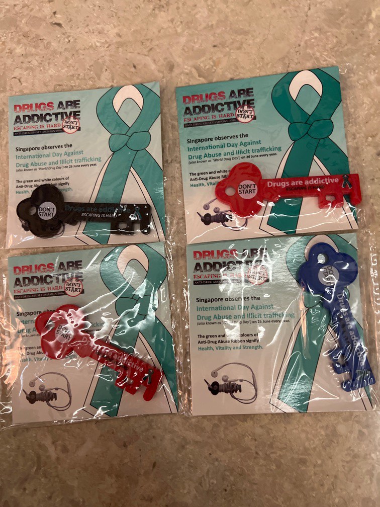 Ear piece keeper, Beauty & Personal Care, Ear Care Products on Carousell