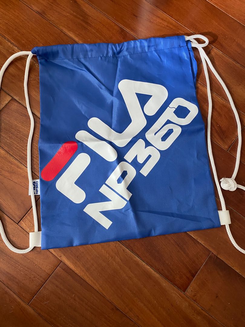全新 FILA NP360 索繩袋, 女裝, 手袋及銀包, 背囊 - Carousell