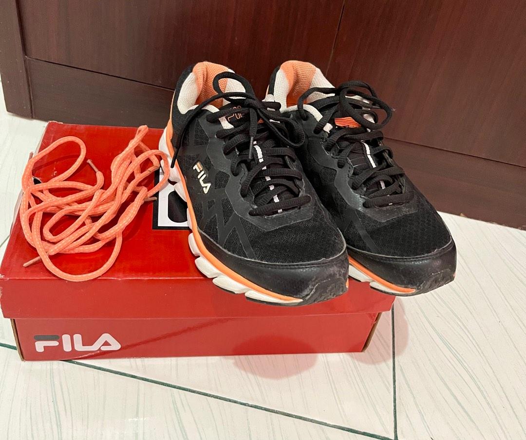 Fila shoes, Women's Fashion, Footwear, Sneakers on Carousell