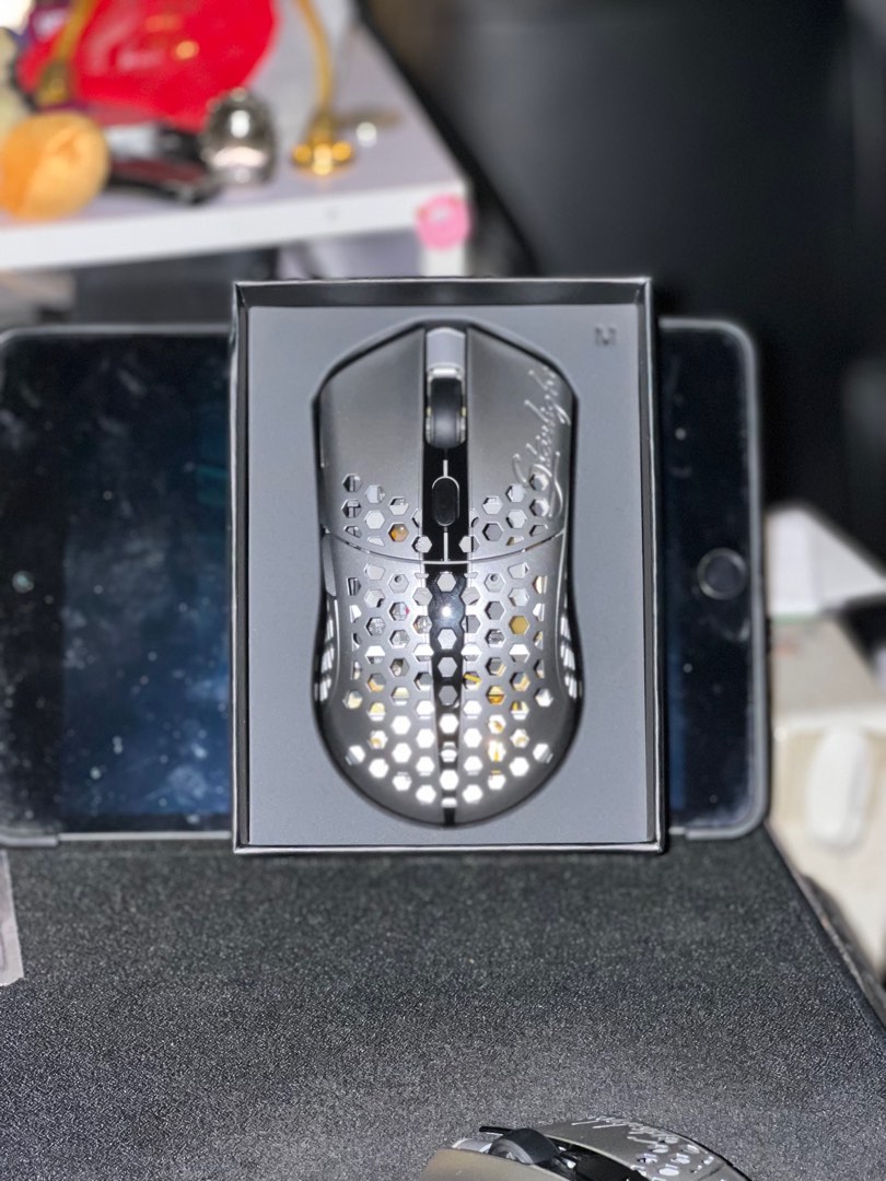Finalmouse Tenz Starlight Pro Medium, Computers & Tech, Parts ...
