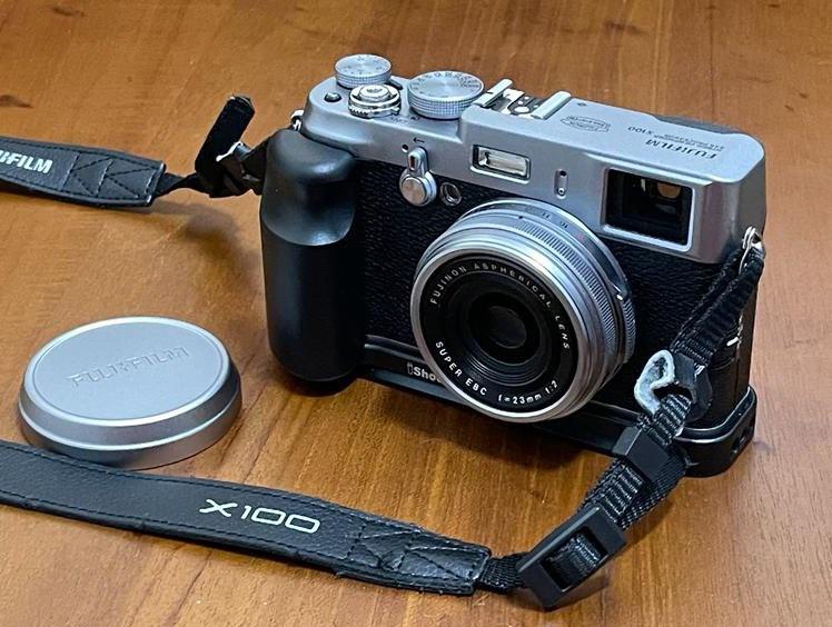 Fujifilm X100 Camera with Fujinon Asp Lens 23mm f2, Photography, Cameras on Carousell