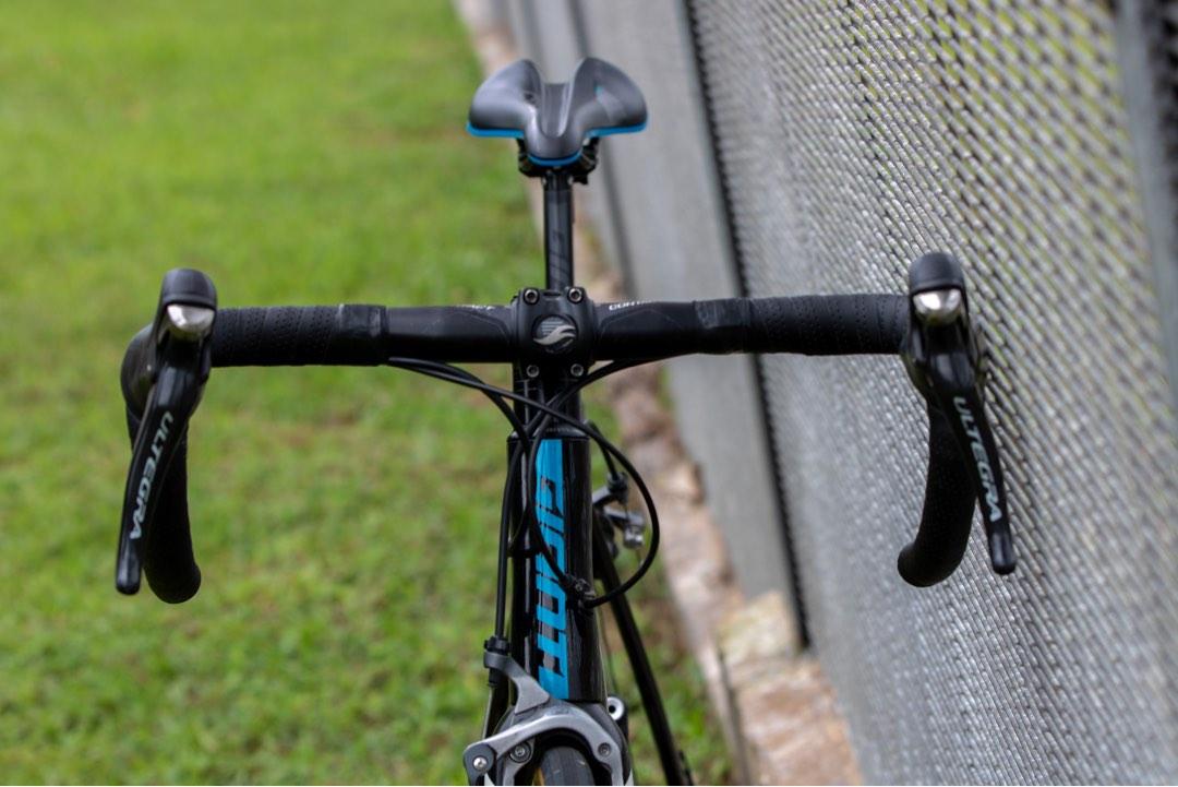 Giant TCR SLR 1 2017 with Full Ultegra, Sports Equipment, Bicycles ...