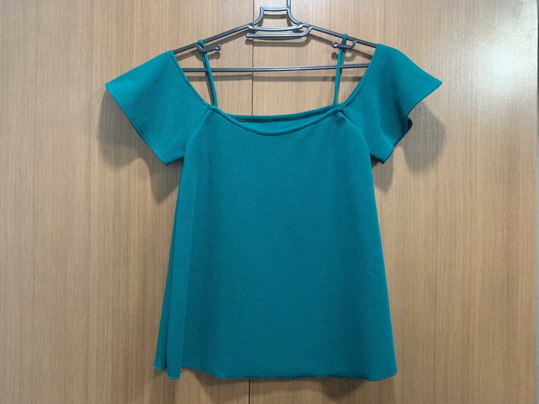 Emerald Green Top, Women's Fashion, Tops, Blouses on Carousell
