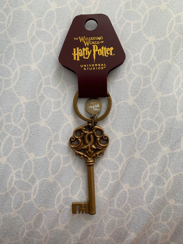 Original Harry Potter Gringotts Key Souvenier, Hobbies & Toys ...