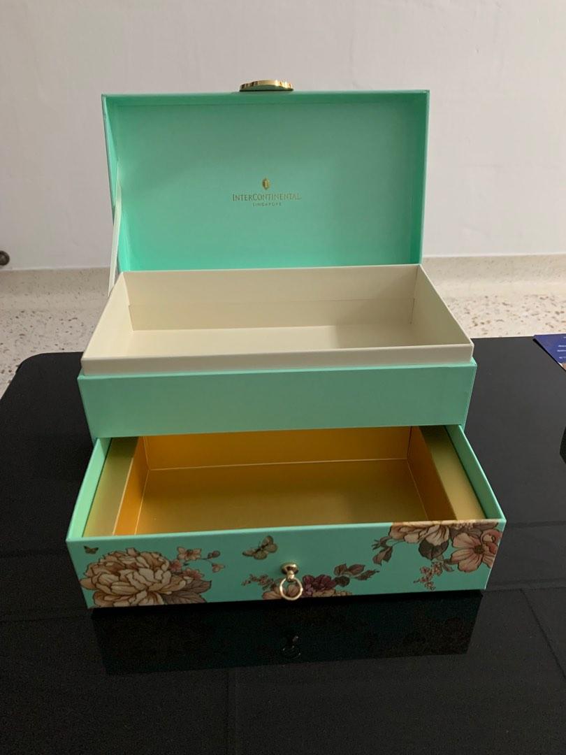 InterContinental Mooncakes Box, Women's Fashion, Jewelry & Organisers ...