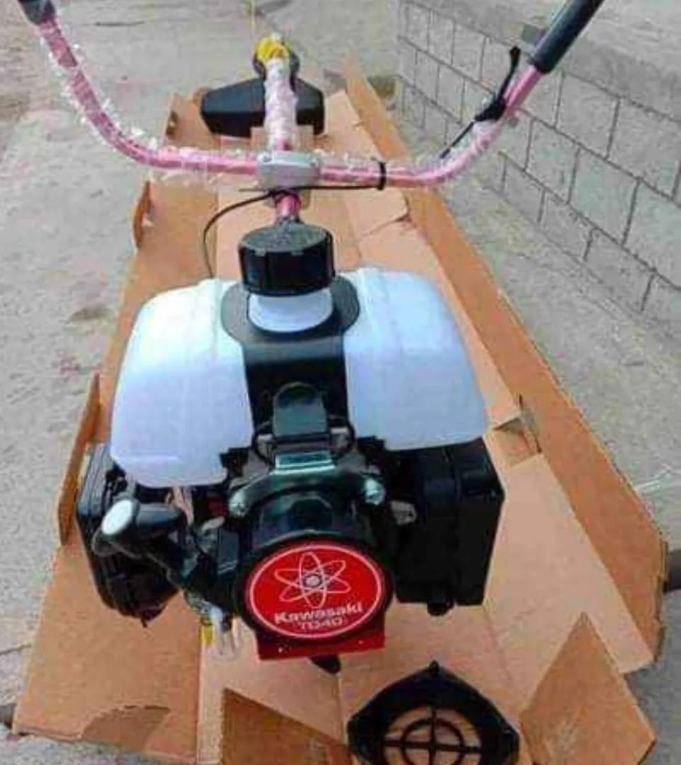 KAWASAKI GRASS CUTTER 2 STROKE, Furniture & Home Living, Gardening ...