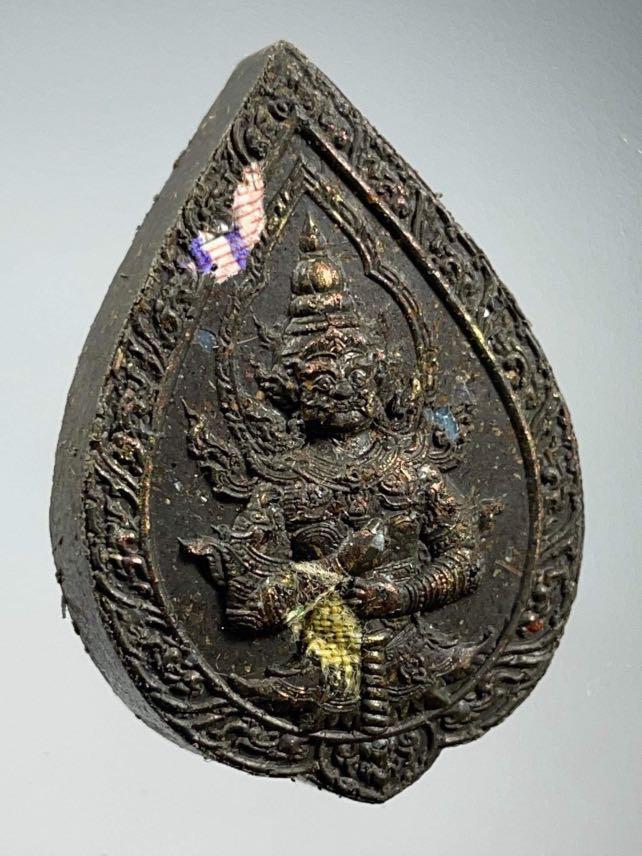 Lp Toh taowessuwan with Yant Na special powder with Lp Toh hair BE2565 ...