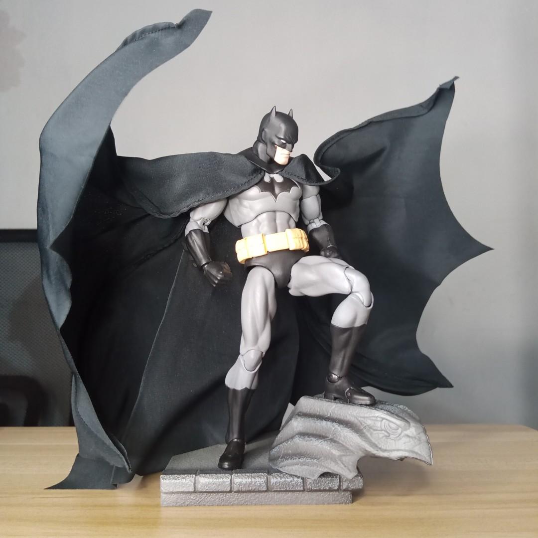 Mafex v2 Hush Batman Black, Hobbies & Toys, Toys & Games on Carousell