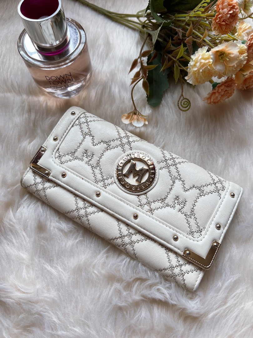 Metrocity long wallet, Women's Fashion, Bags & Wallets, Wallets & Card ...