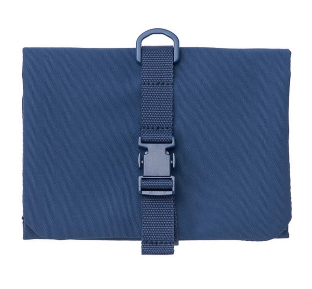 MUJI Hanging Case with Pocket, Women's Fashion, Bags & Wallets, Purses ...